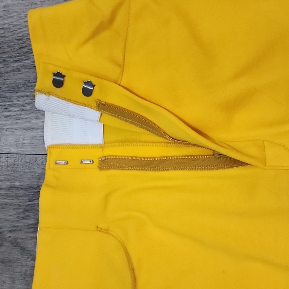 Sand-Knit By Medalist Vintage Shorts Yellow Size 28 (… - Gem